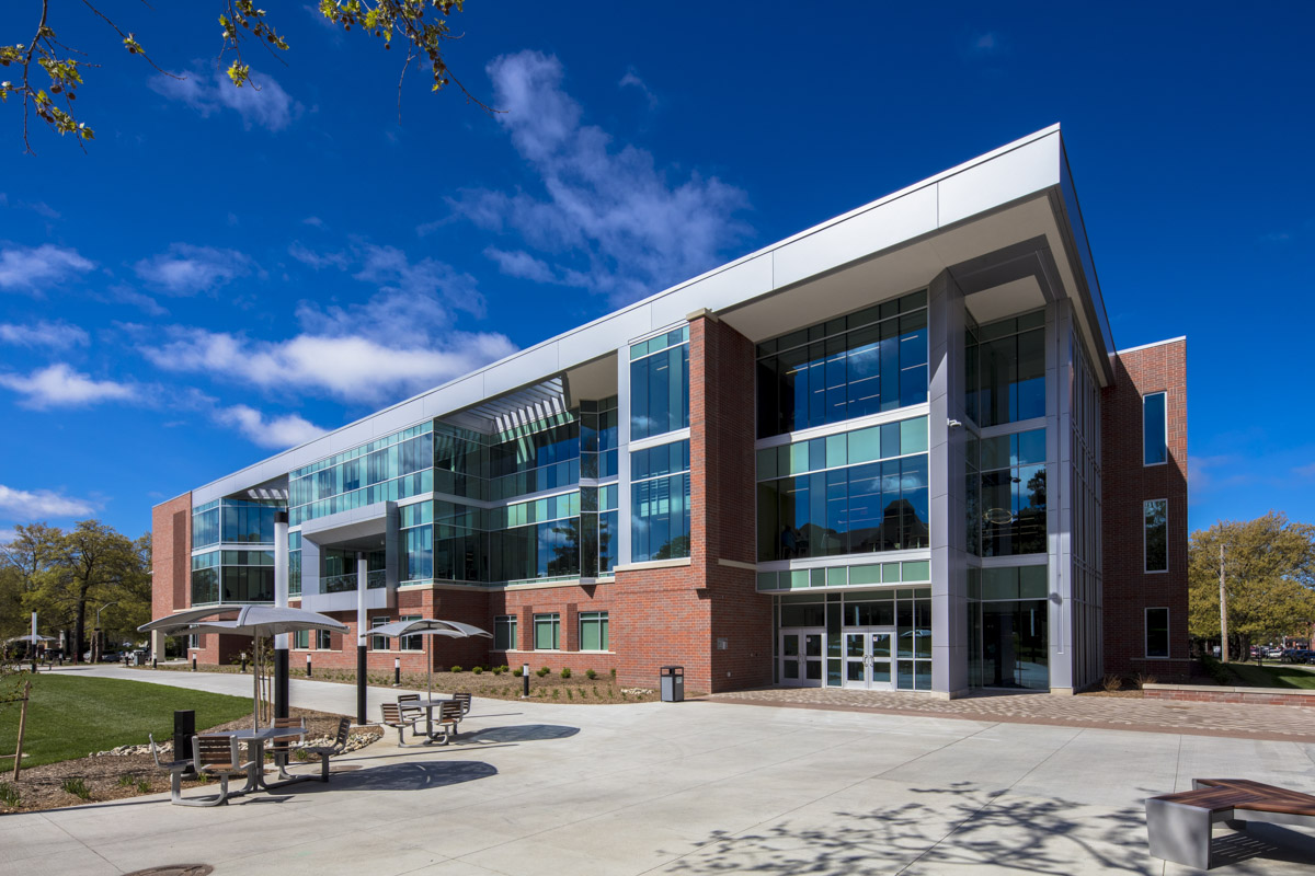 Nebraska Wesleyan Duane W. Acklie Hall of Science - SGH Concepts