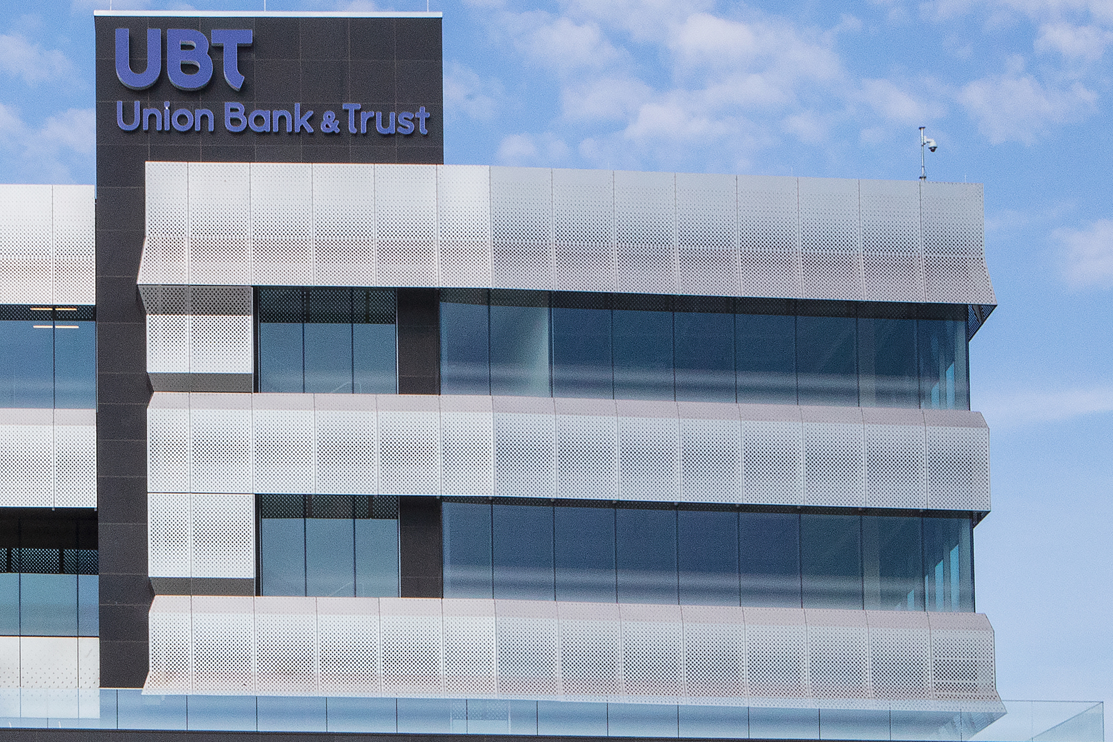 Union Bank & Trust (144th & Dodge) - SGH Concepts