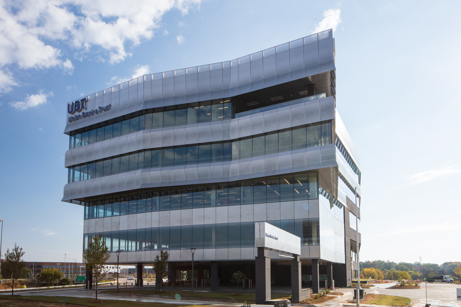 Union Bank & Trust (144th & Dodge) - SGH Concepts